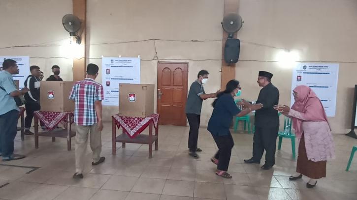 Warga Ngijo Tasikmadu Karanganyar Berbondong-Bondong Nyoblos di ... Warga Ngijo Tasikmadu Karanganyar Berbondong-Bondong Nyoblos di ...